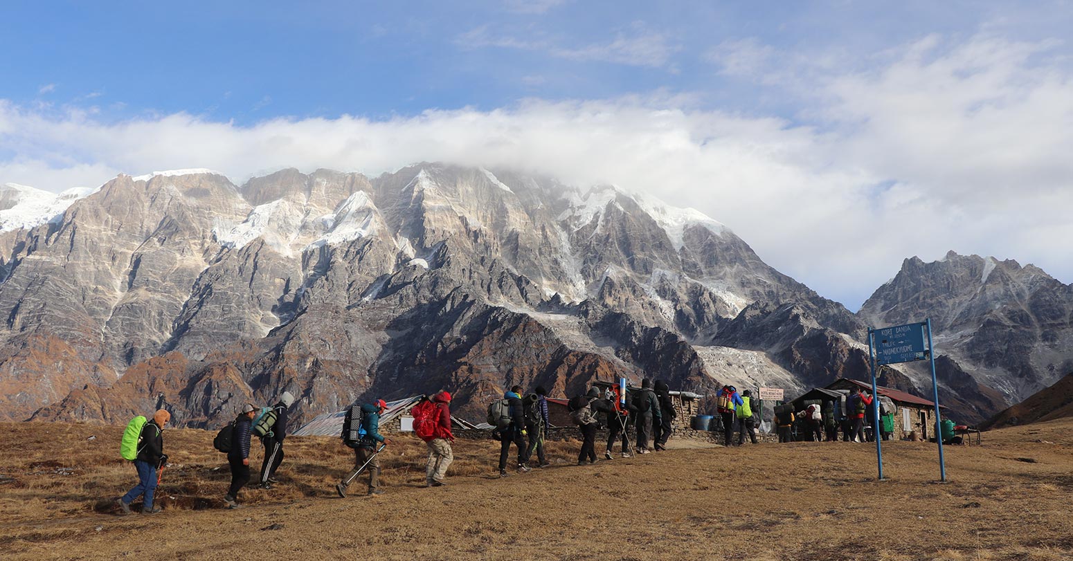 पर्यटकको रोजाइ बन्दै कोरीडाँडा, सूर्योदय र सूर्यास्तको आनन्द लिन सकिने