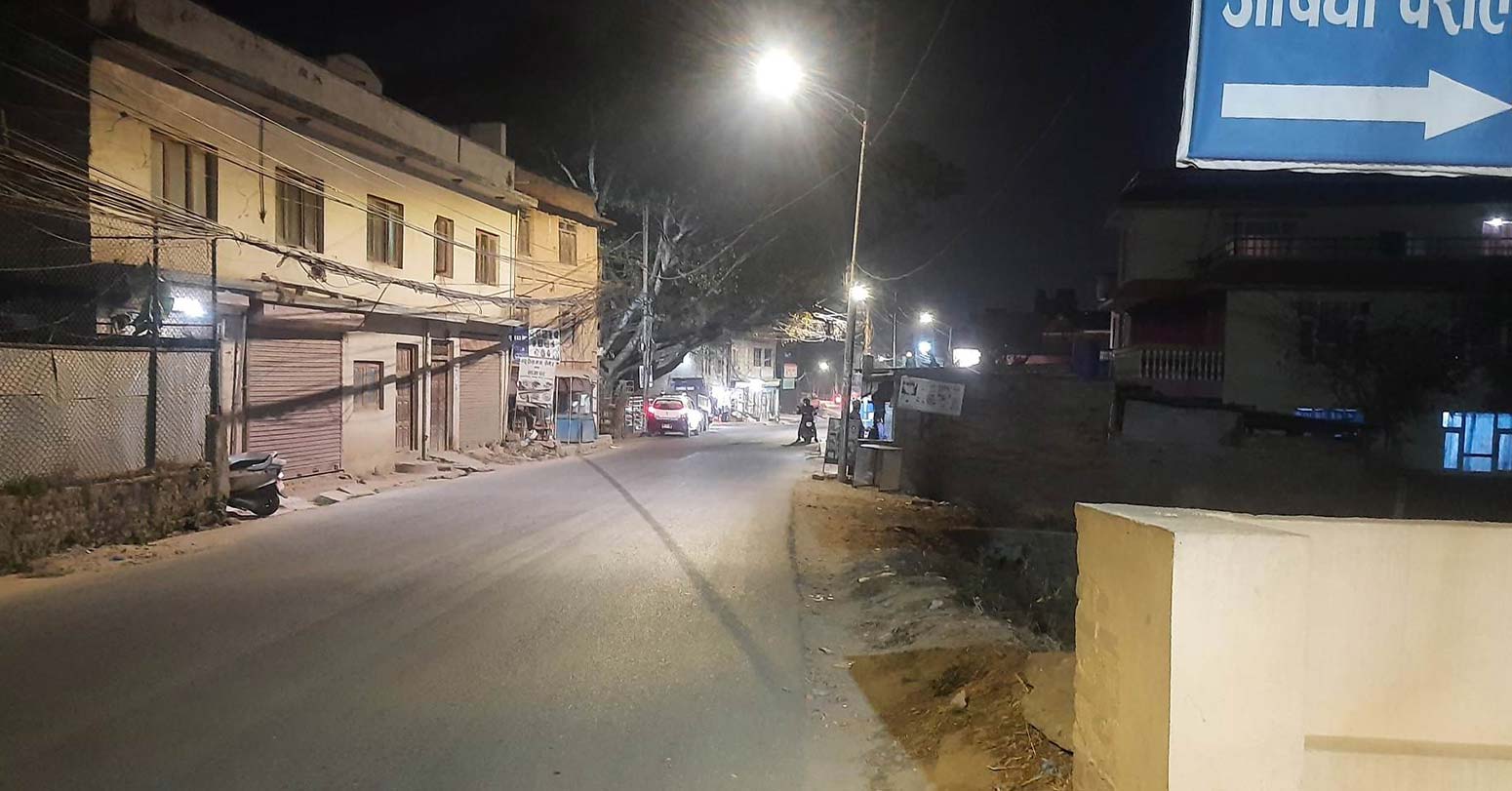स्मार्ट सडकबत्ती जडान गर्दै काठमाडौं महानगर